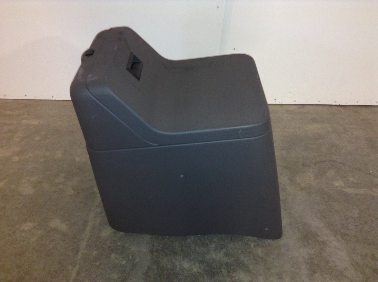 A2257124000 | Freightliner M2 106 Console for Sale