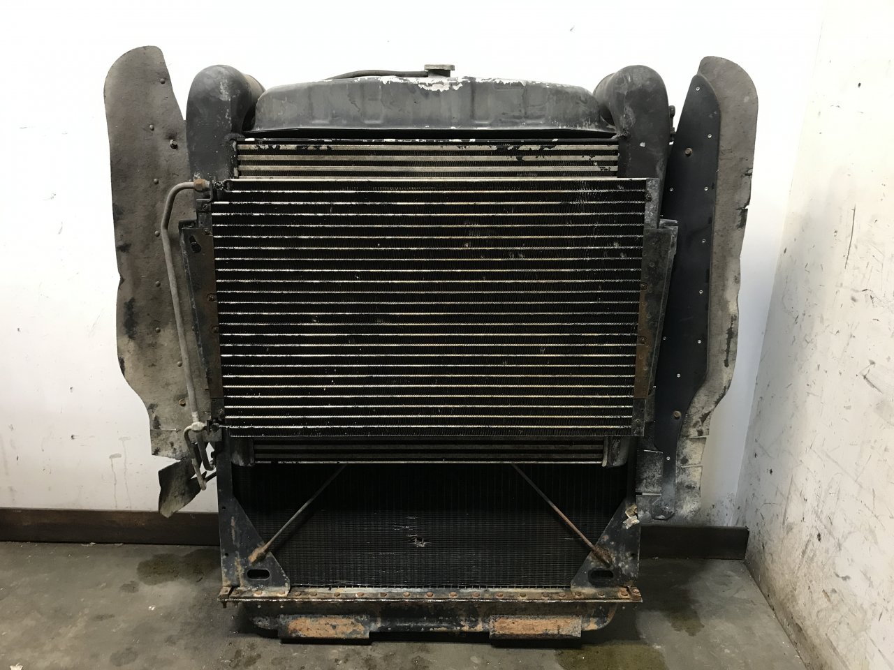 Mack CL600 Cooling Assy. (Rad., Cond., ATAAC) for Sale