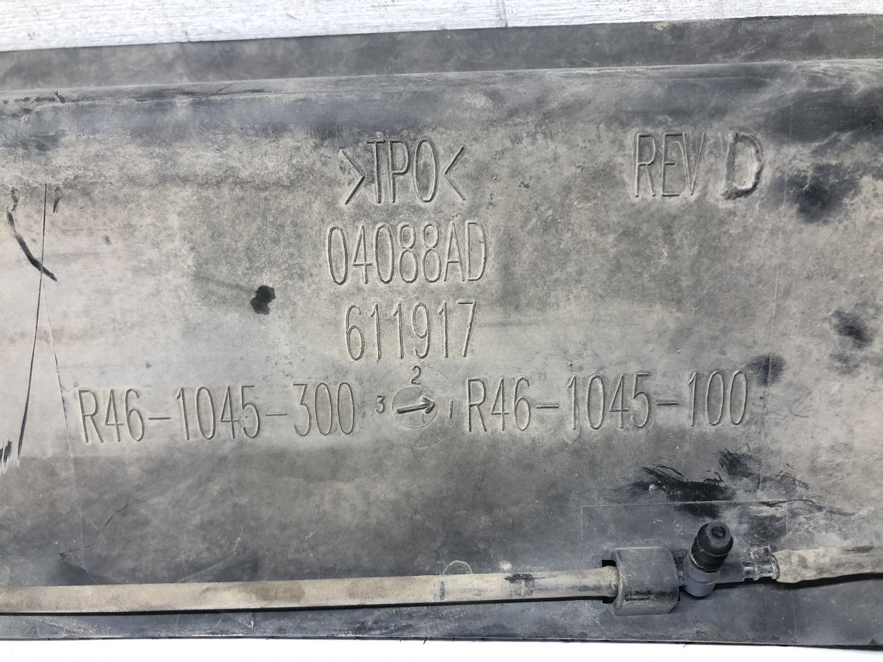 R46-1045-100 | Kenworth T800 Cowl for Sale