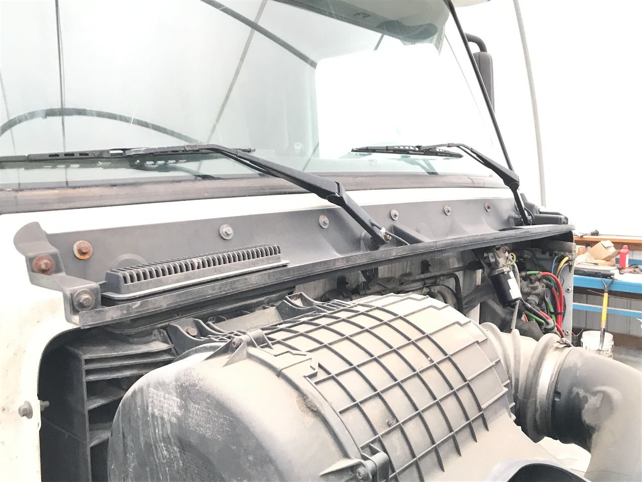 20747395 | Volvo VT Cowl for Sale
