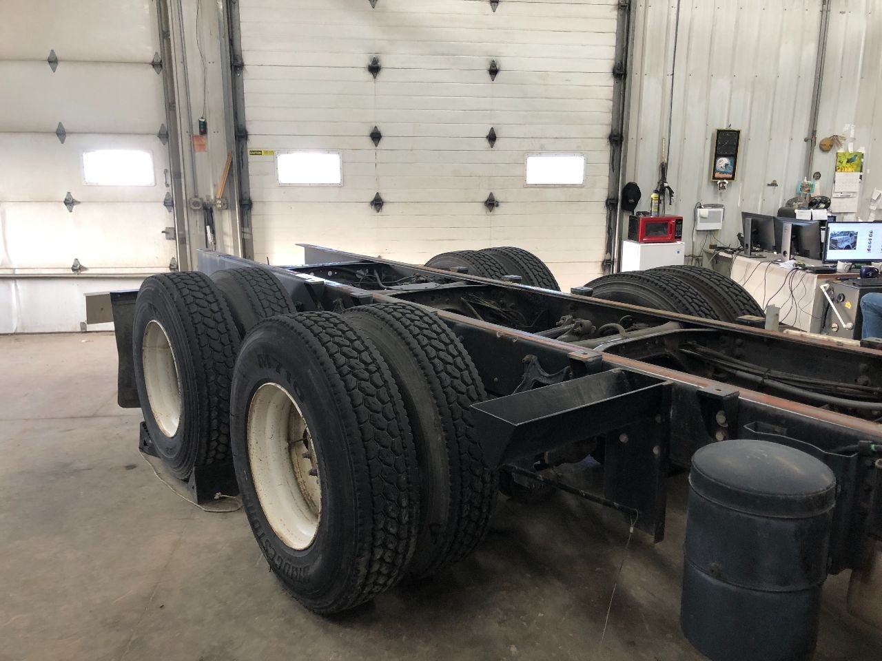 International RA472 Tandem CutOff Assembly for Sale