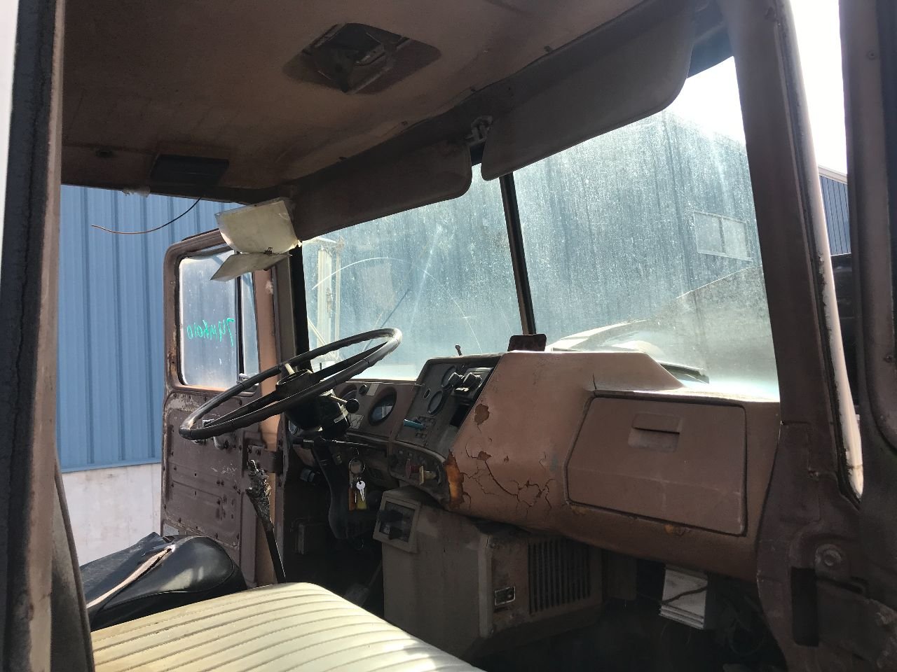 Mack R600 Dash Assembly for Sale