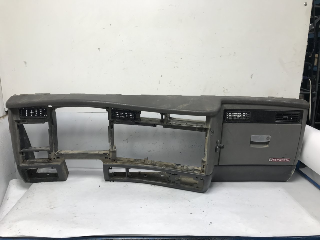S62-1023-4 | Kenworth T800 Dash Assembly for Sale