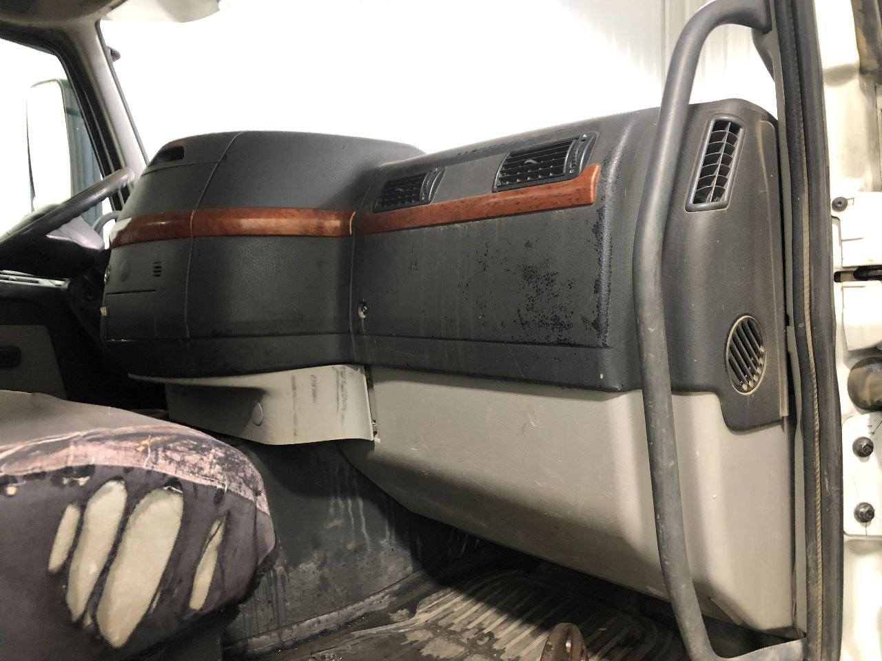 Volvo VHD Dash Assembly for Sale