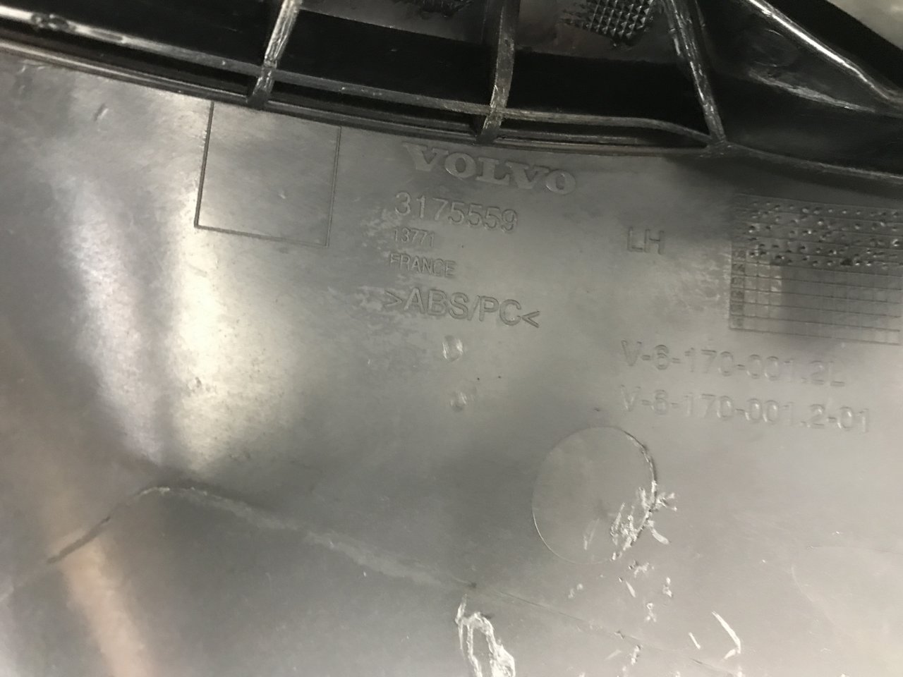 3175559 | Volvo VNL Dash Assembly for Sale