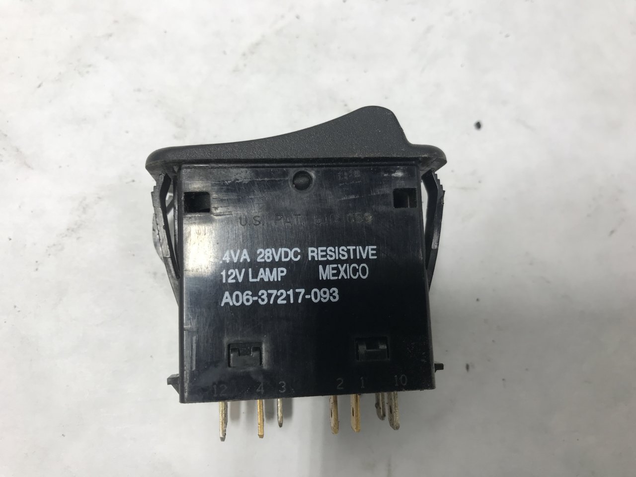 A06-37217-093 | Freightliner 114SD Dash/Console Switch for Sale