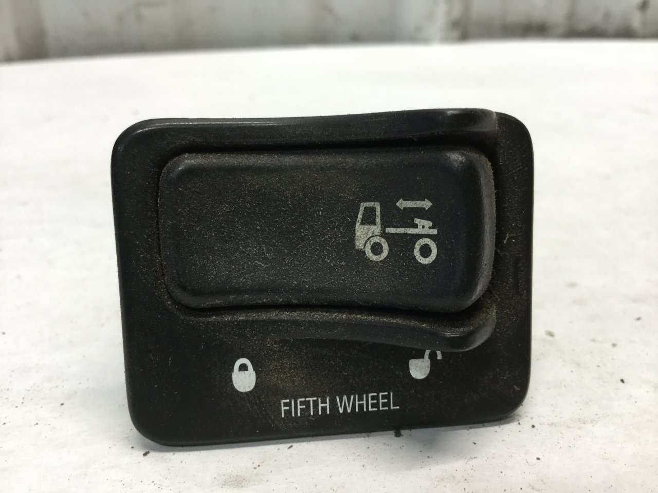3246-00219E | Peterbilt 379 Dash/Console Switch for Sale