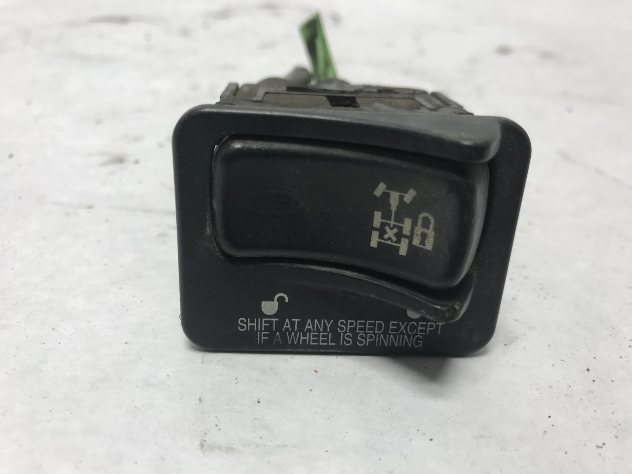 G90-6022-001AN | Peterbilt 379 Dash/Console Switch for Sale