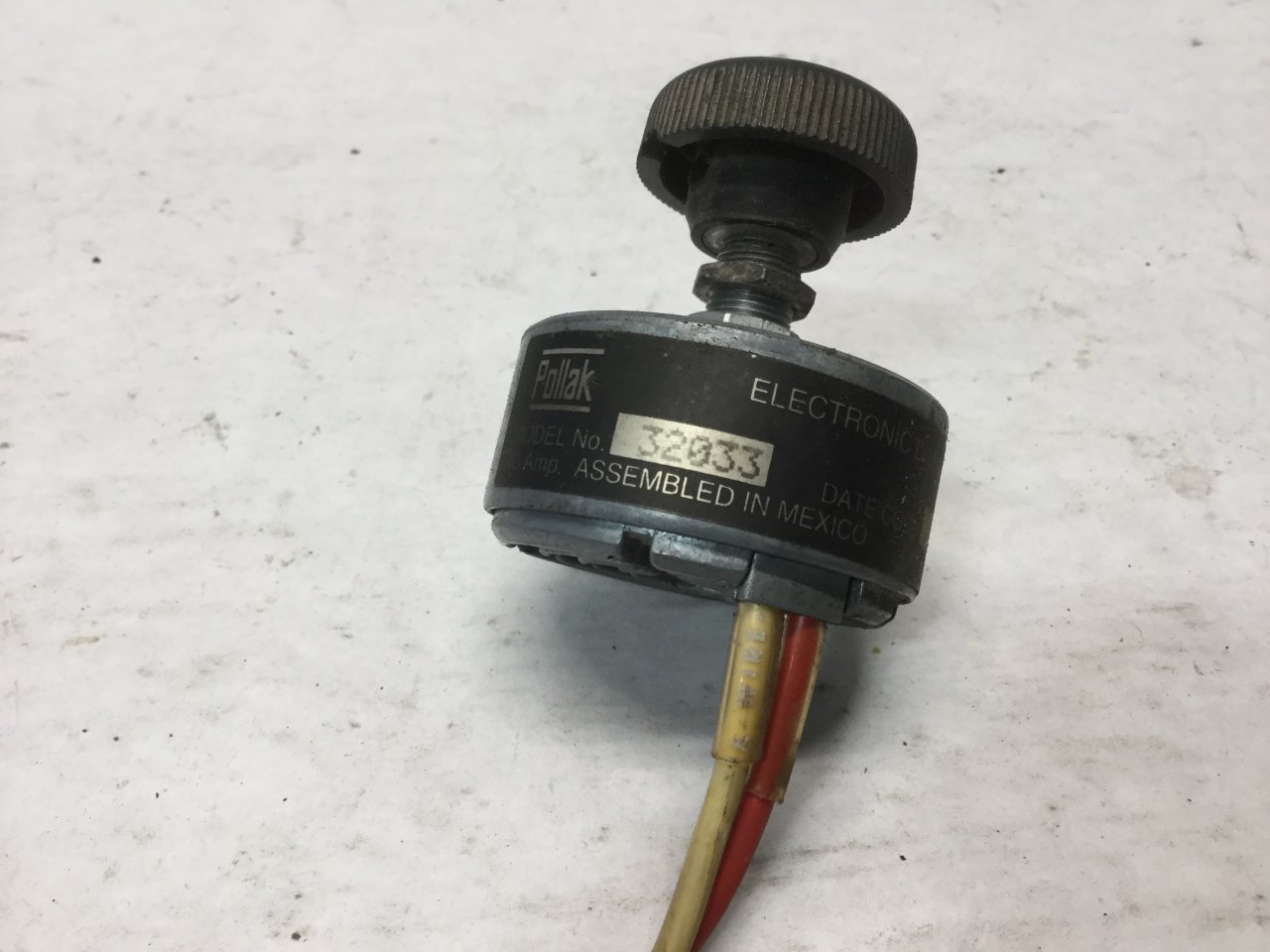 32033 | Peterbilt 379 Dash/Console Switch for Sale