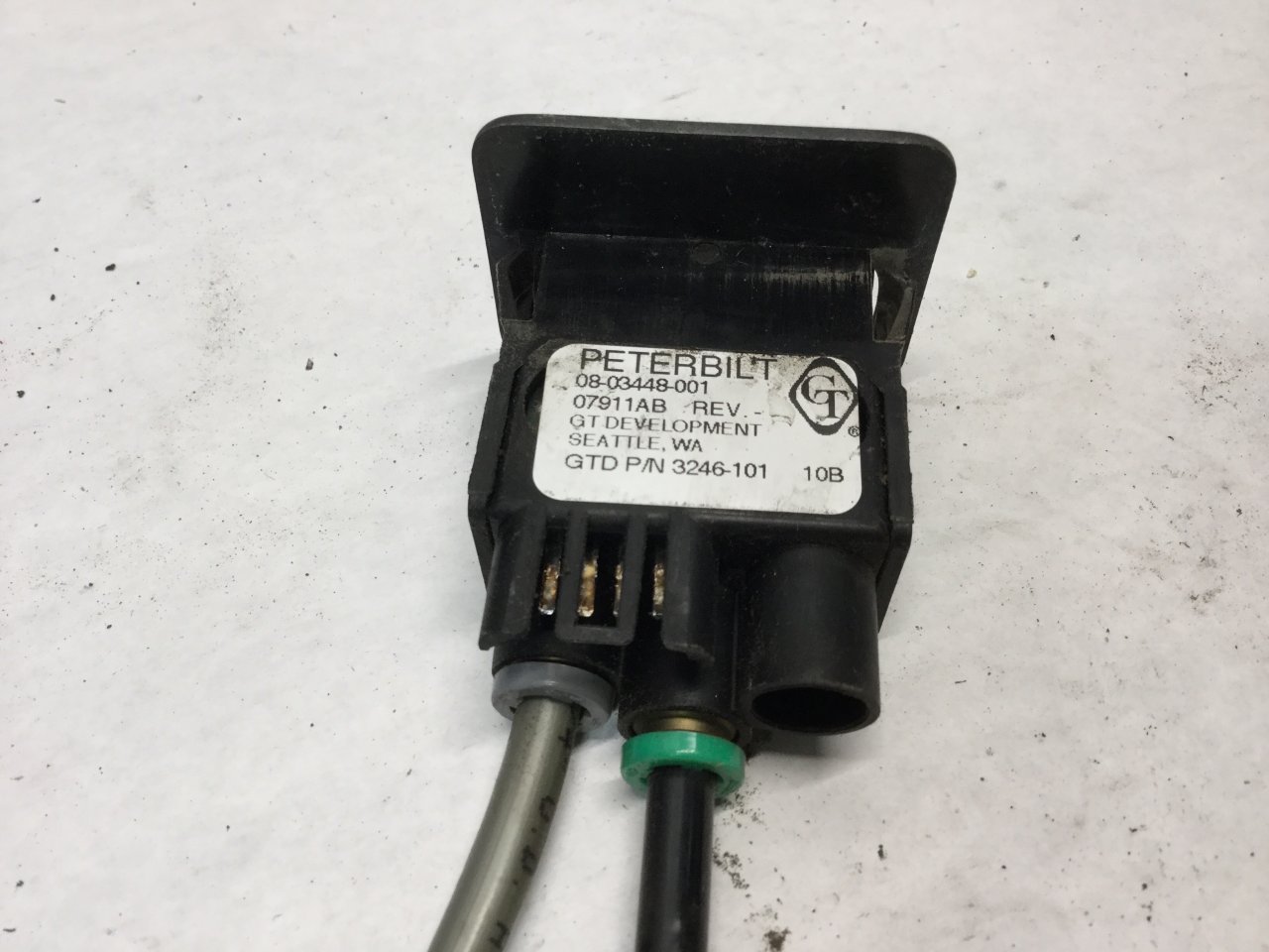 3246-10110B | Peterbilt 379 Dash/Console Switch for Sale