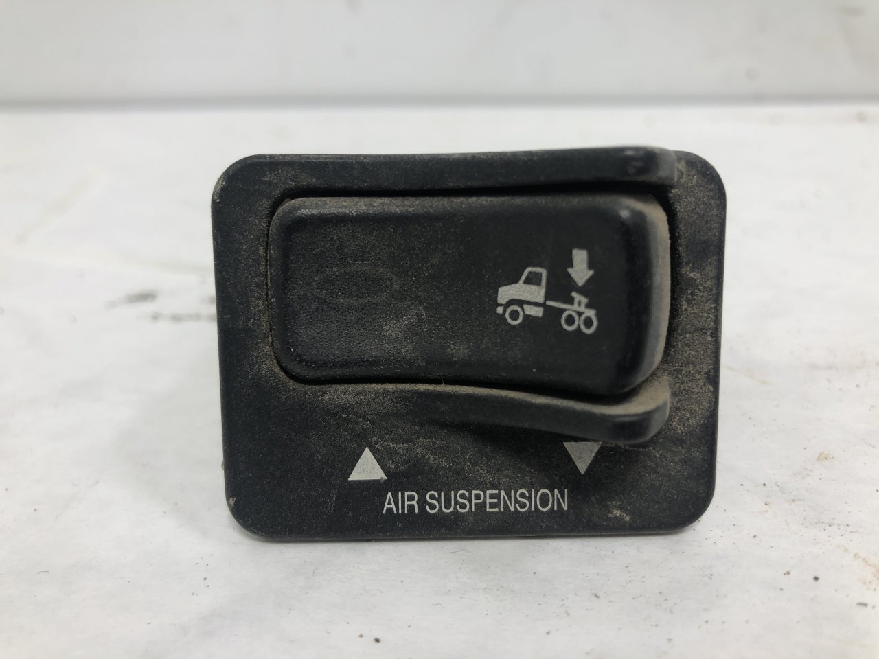 G90-6022-009BN | Peterbilt 385 Dash/Console Switch for Sale