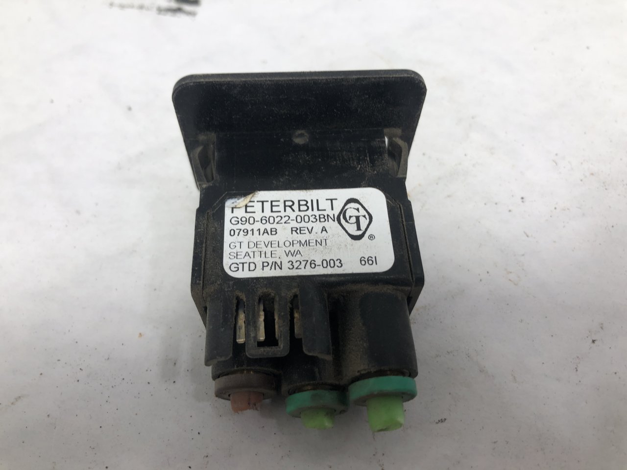 G90-6022-003BN | Peterbilt 385 Dash/Console Switch for Sale