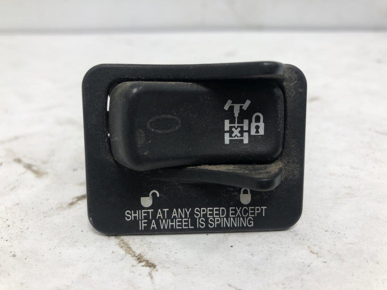 G90-6022-001AN | Peterbilt 387 Dash/Console Switch for Sale