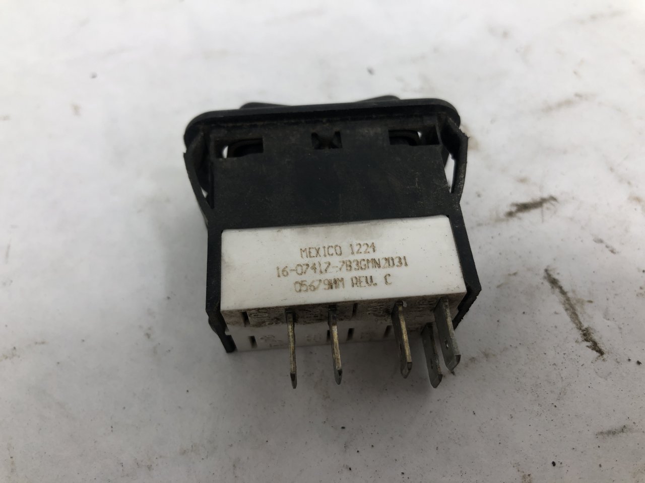 16-07417-7B3GMN2D31 | Peterbilt 387 Dash/Console Switch for Sale
