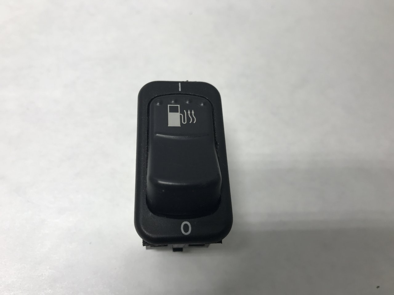 16-07417-3B8EEF1A11 | Peterbilt 387 Dash/Console Switch for Sale