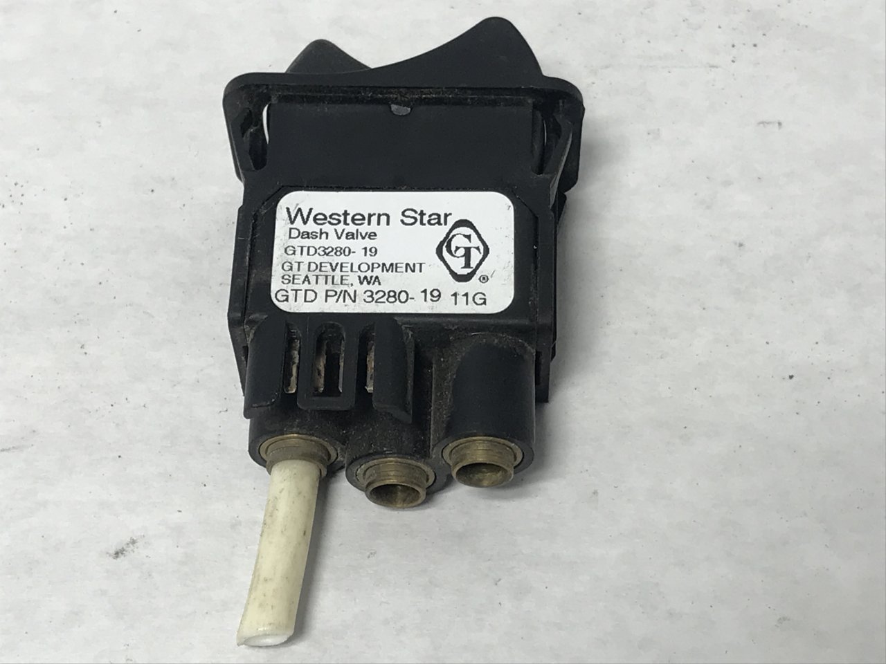 GTD3280-19 | Western Star Trucks 4900FA Dash/Console Switch for Sale