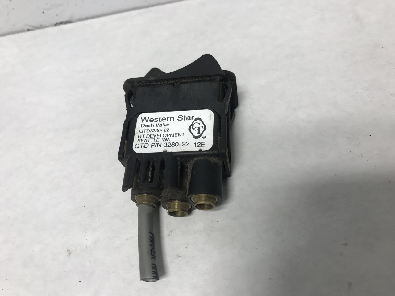 GTD3280-22 | Western Star Trucks 4900FA Dash/Console Switch for Sale