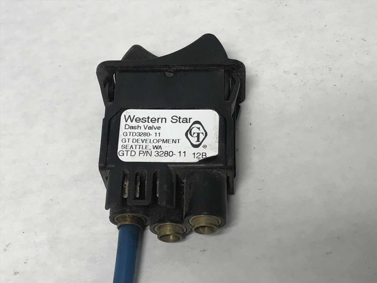 GTD3280-11 | Western Star Trucks 4900FA Dash/Console Switch for Sale