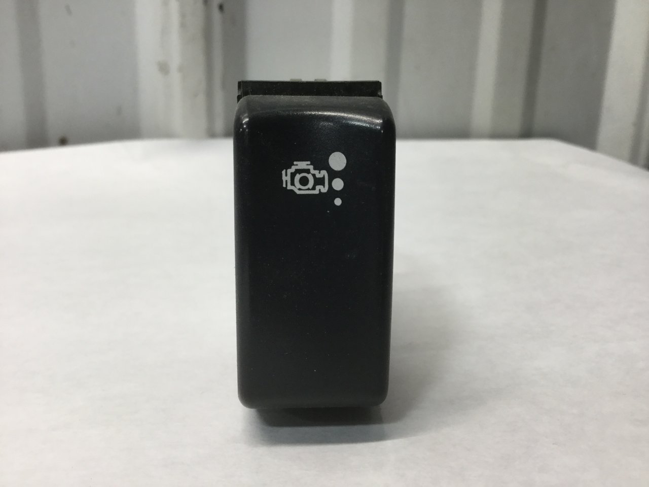 P27-1133-017 | Peterbilt 567 Dash/Console Switch for Sale