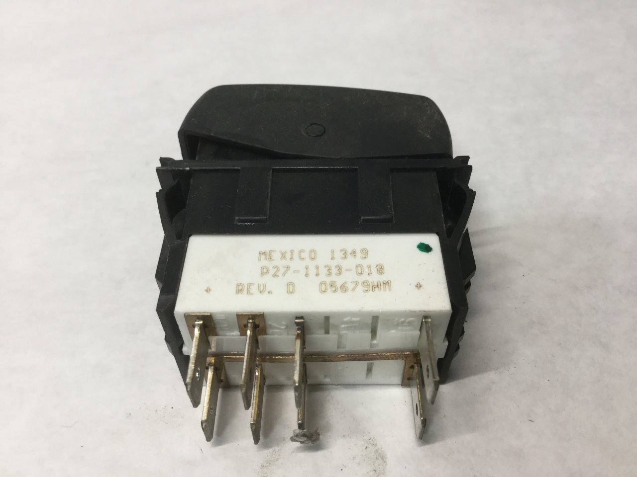 P27-1133-018 | Peterbilt 567 Dash/Console Switch for Sale