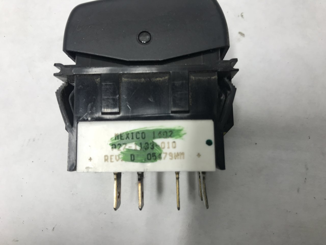 P27-1133-010 | Peterbilt 579 Dash/Console Switch for Sale