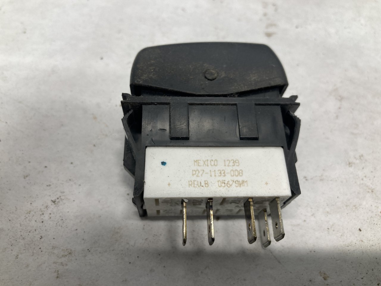 P27-1133-000 | Peterbilt 579 Dash/Console Switch for Sale