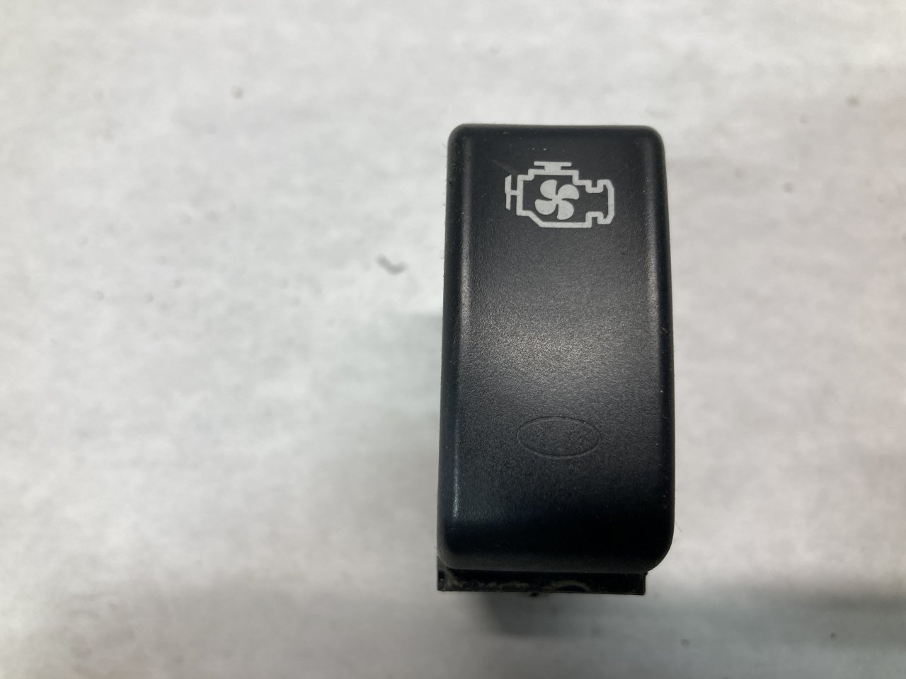P27-1177-018 | Peterbilt 579 Dash/Console Switch for Sale