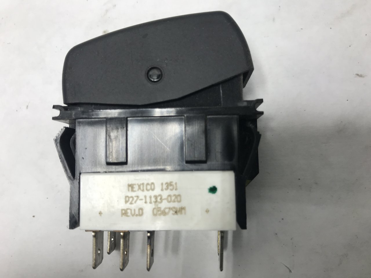 P27-1133-020 | Peterbilt 579 Dash/Console Switch for Sale