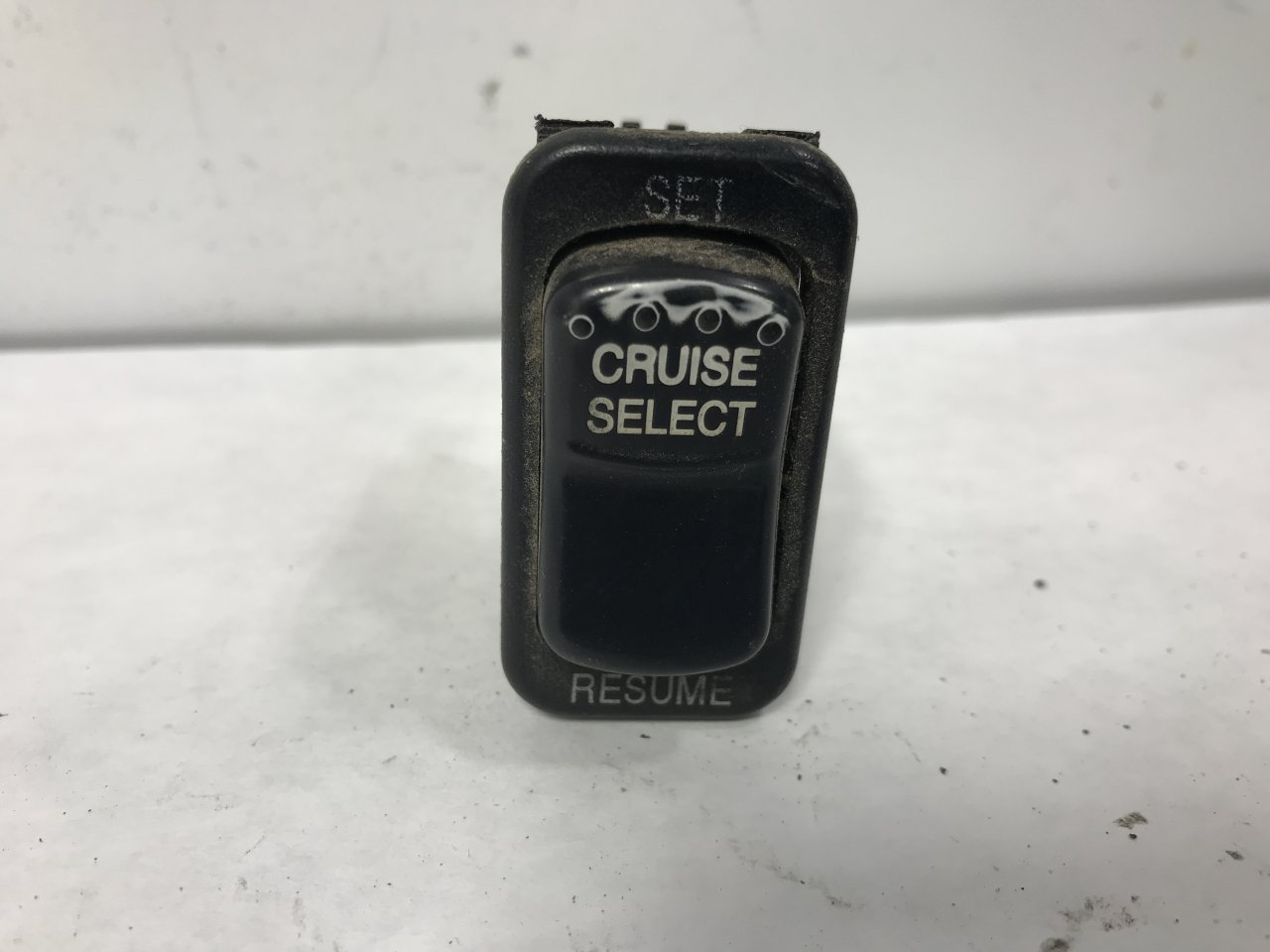 16-09122-7B3GMN2D31 | Peterbilt 587 Dash/Console Switch for Sale