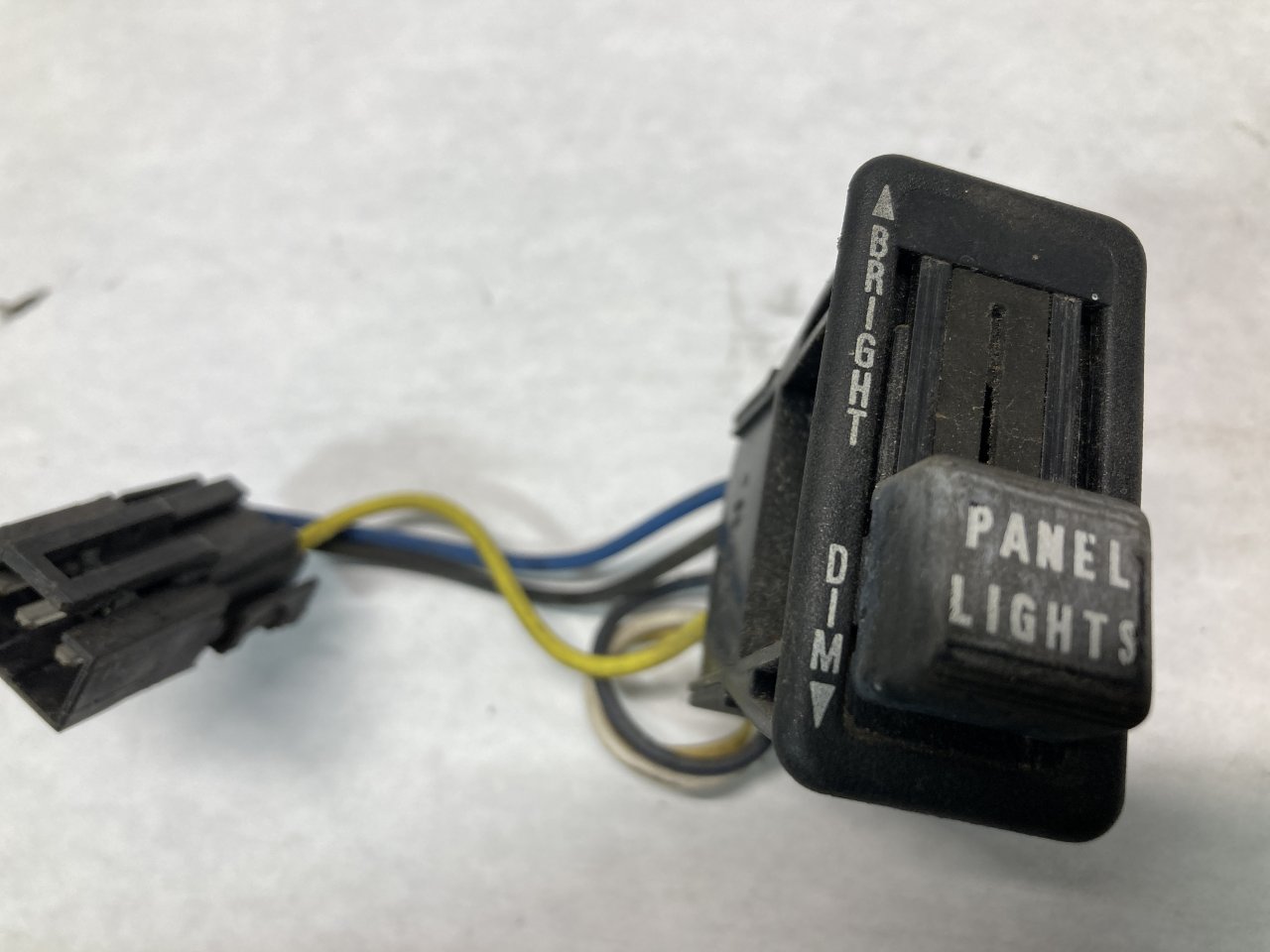 1661480C3 | International 8100 Dash/Console Switch for Sale