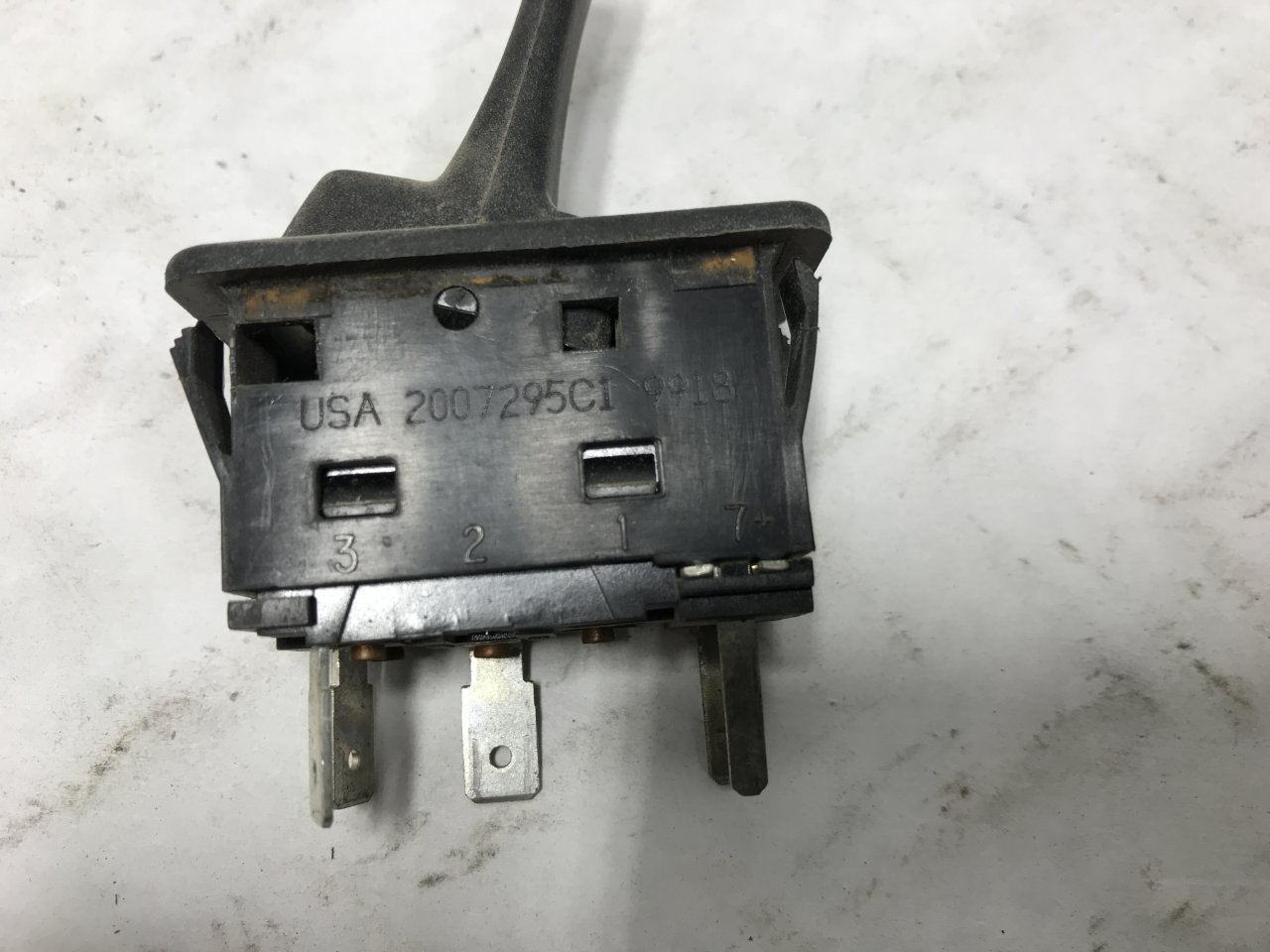 2007295C1 | International 9100 Dash/Console Switch for Sale