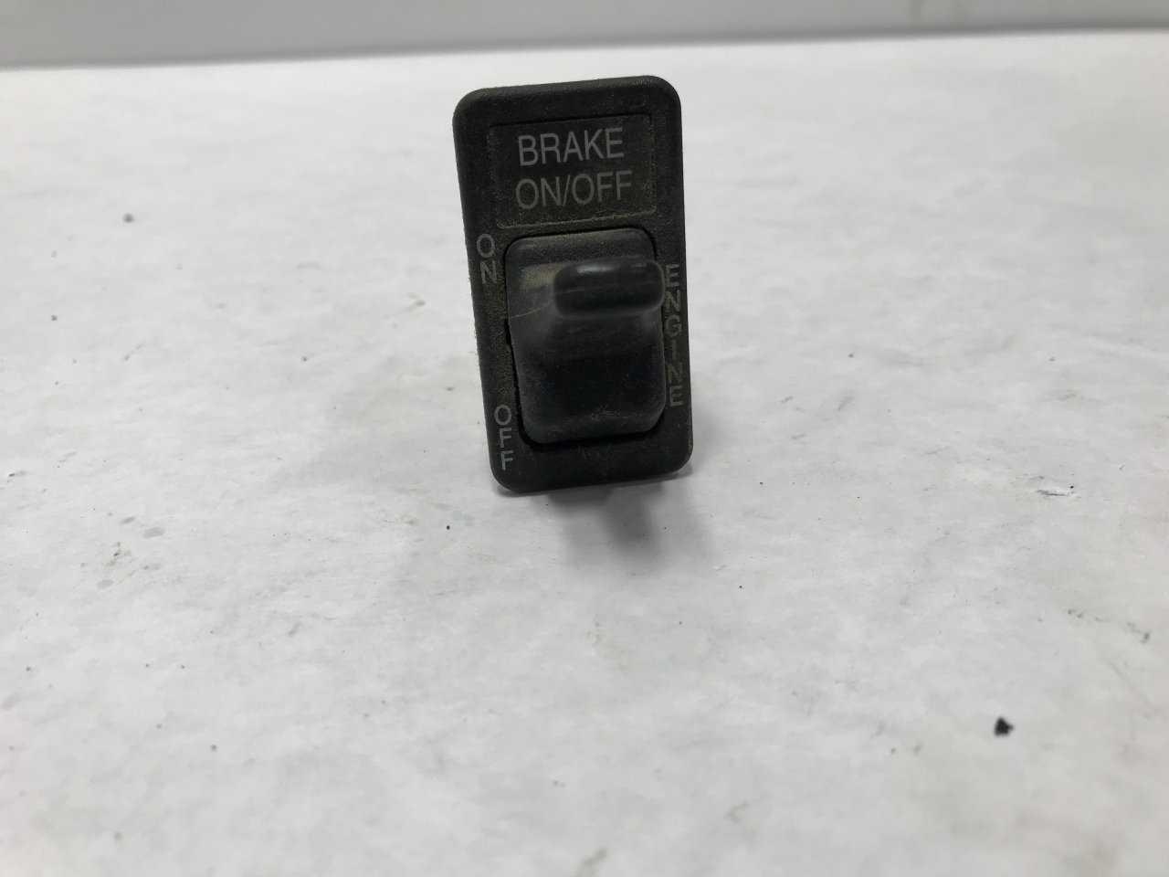 2007296C1 | International 9400 Dash/Console Switch for Sale