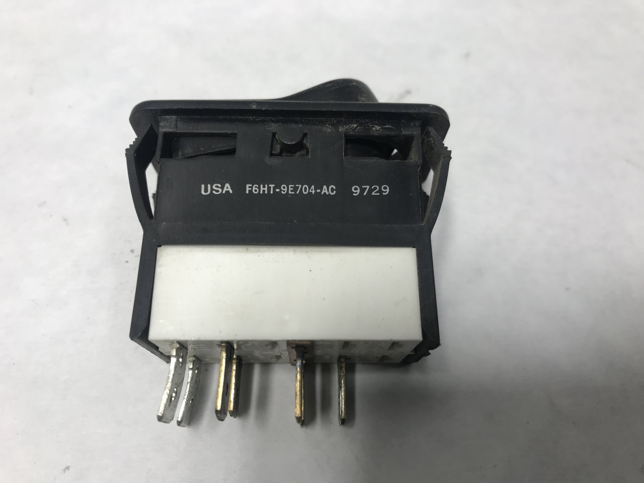 F6HT-9E704-AC | Ford A9522 Dash/Console Switch for Sale