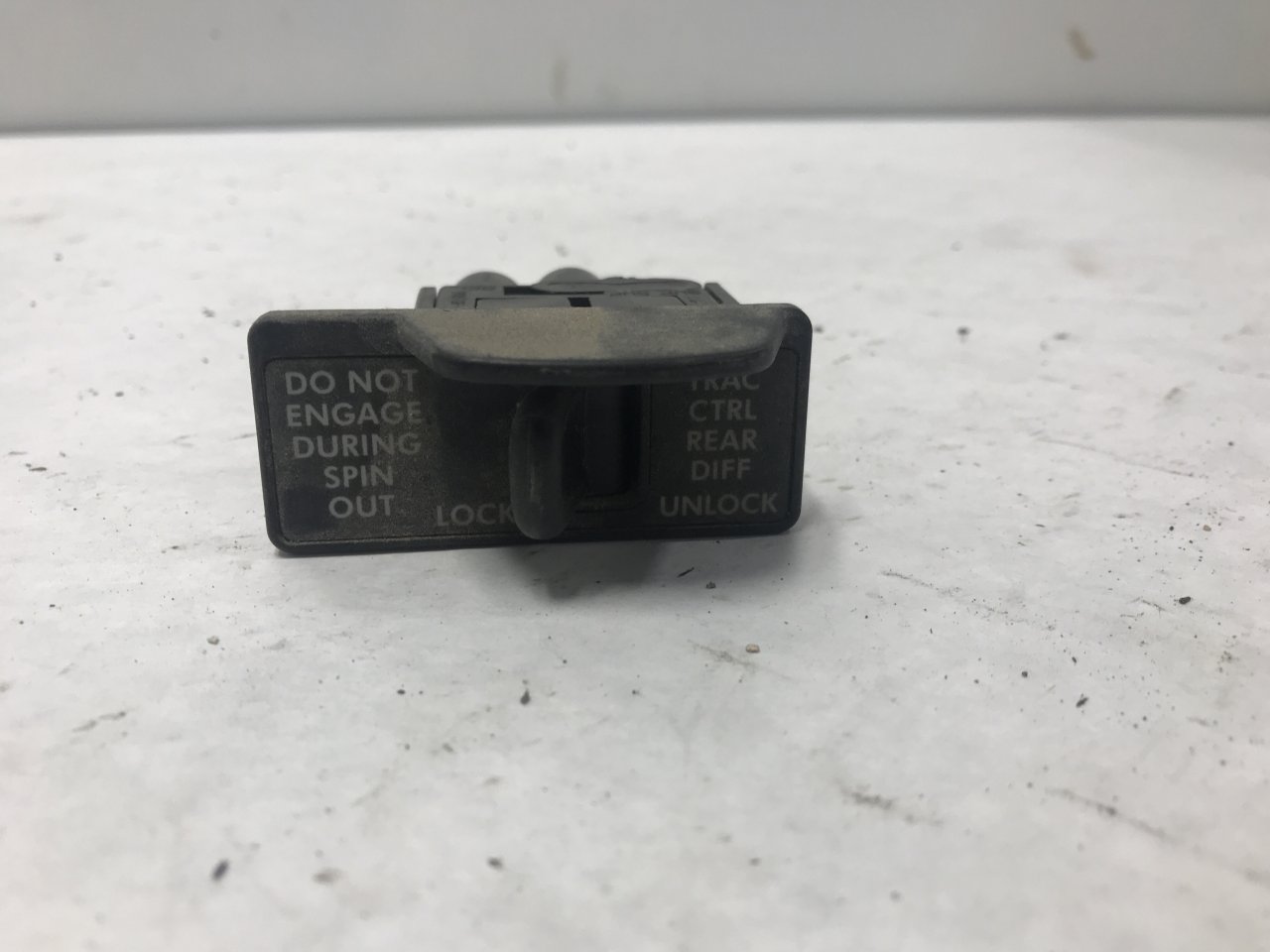 3270-13 | Freightliner CASCADIA Dash/Console Switch for Sale