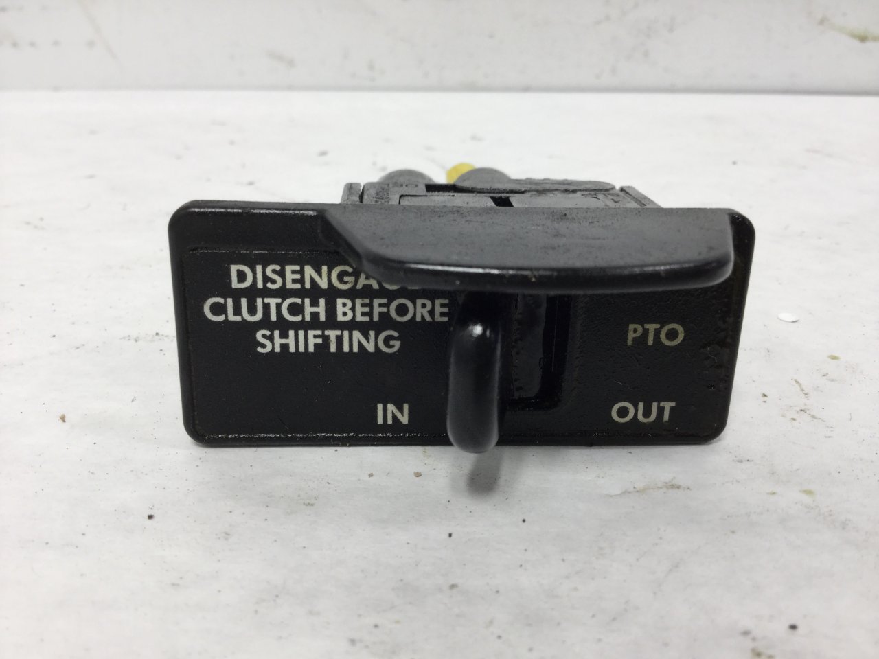 3270-450H | Freightliner COLUMBIA 112 Dash/Console Switch for Sale