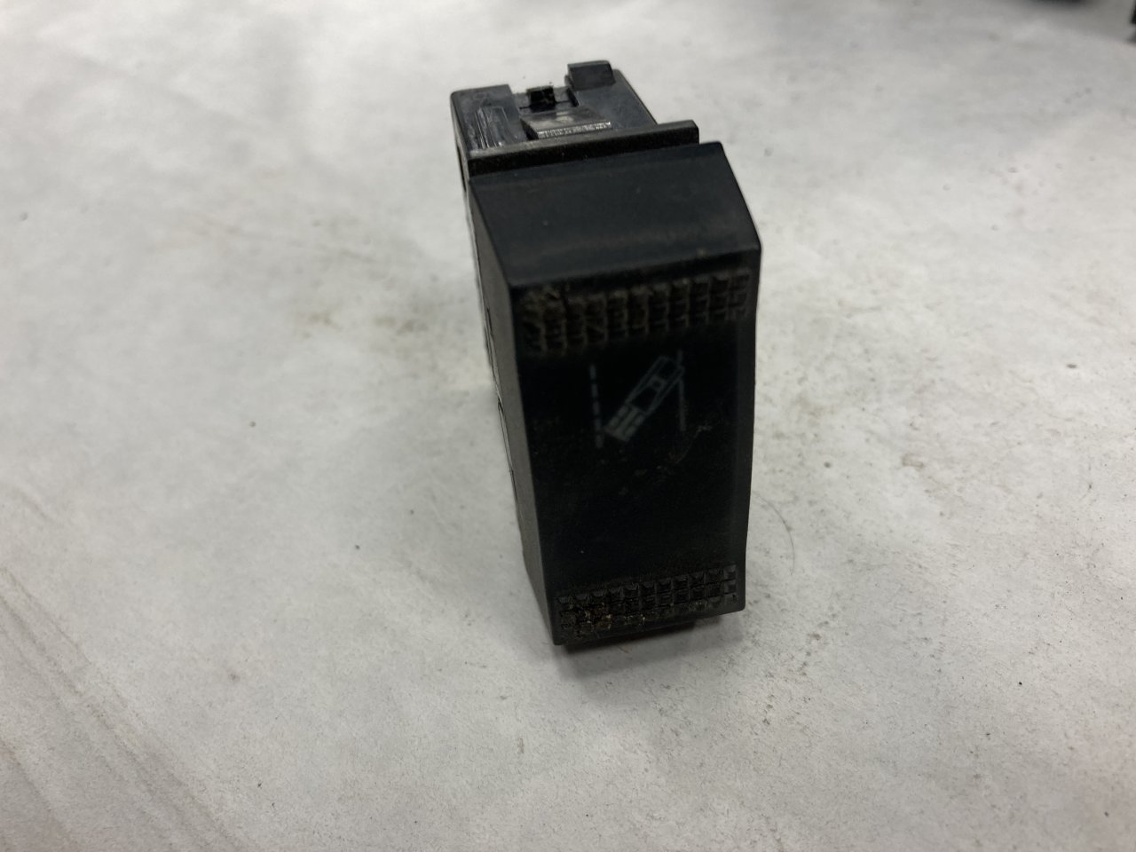 23229516 | Mack ANTHEM (AN) Dash/Console Switch for Sale