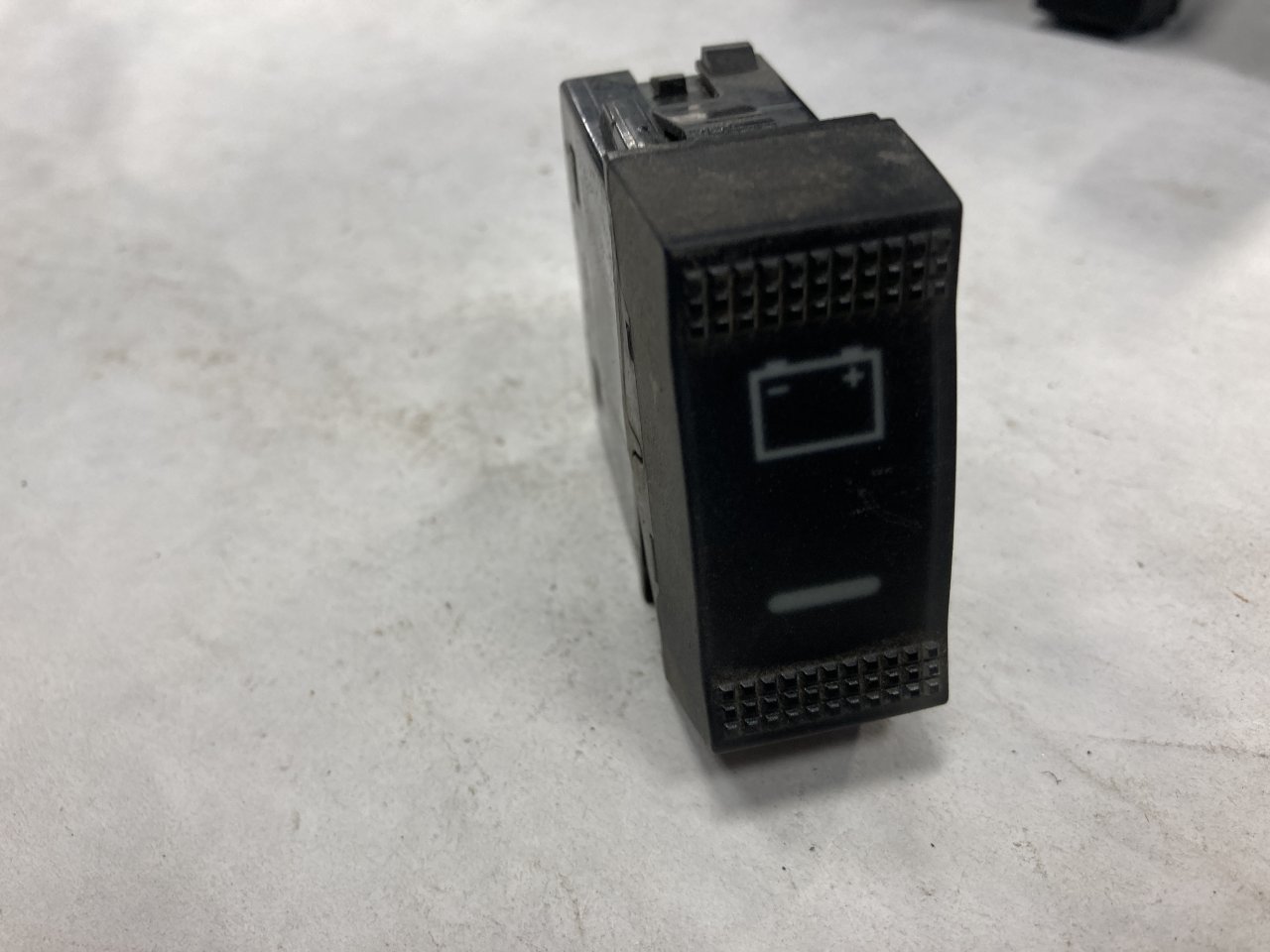 22392399 | Mack ANTHEM (AN) Dash/Console Switch for Sale