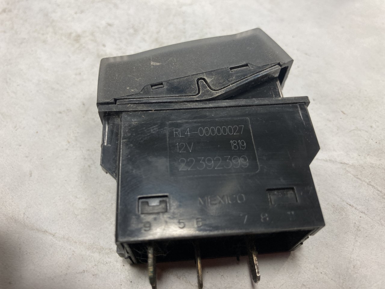Mack ANTHEM (AN) Dash/Console Switch for Sale