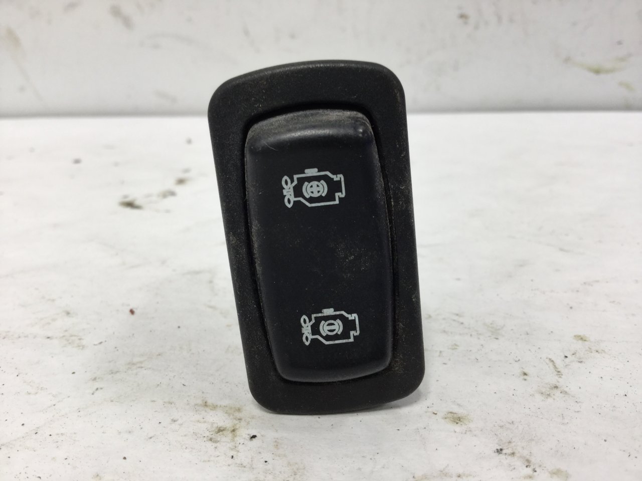82719618 | Mack CXU613 Dash/Console Switch for Sale