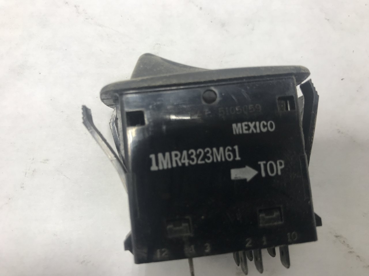 1MR4323M61 | Mack CXU613 Dash/Console Switch for Sale