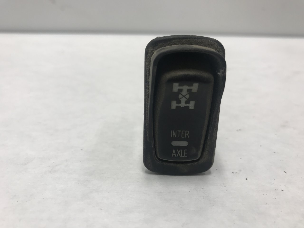 1MR4347M | Mack CXU613 Dash/Console Switch for Sale