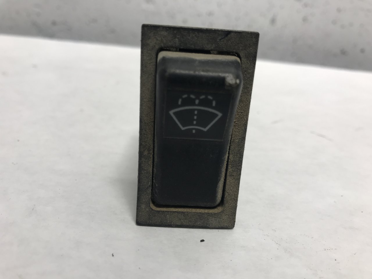 516.143 | Freightliner FL70 Dash/Console Switch for Sale