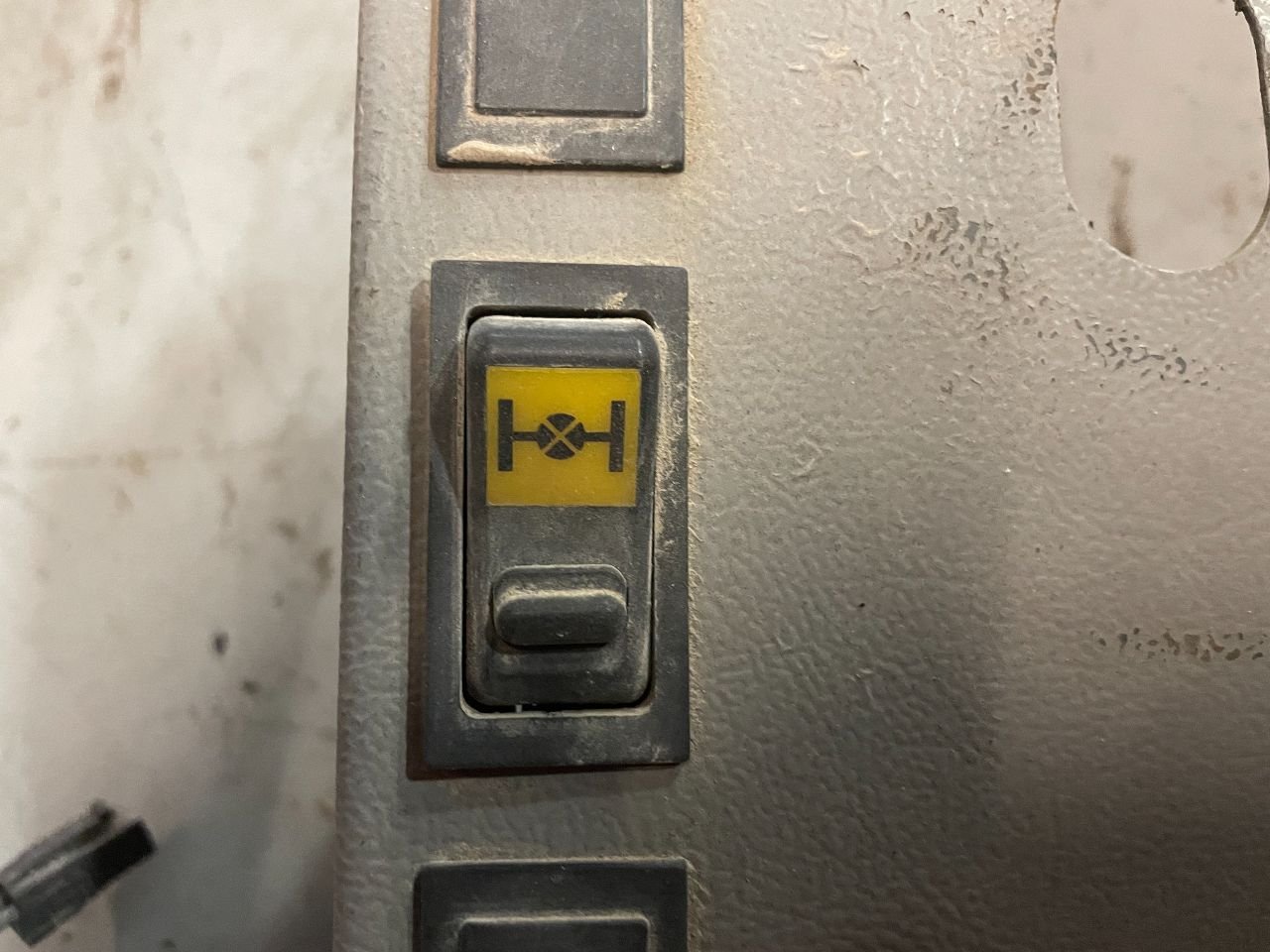 A22-41425-060 | Freightliner FL70 Dash/Console Switch for Sale