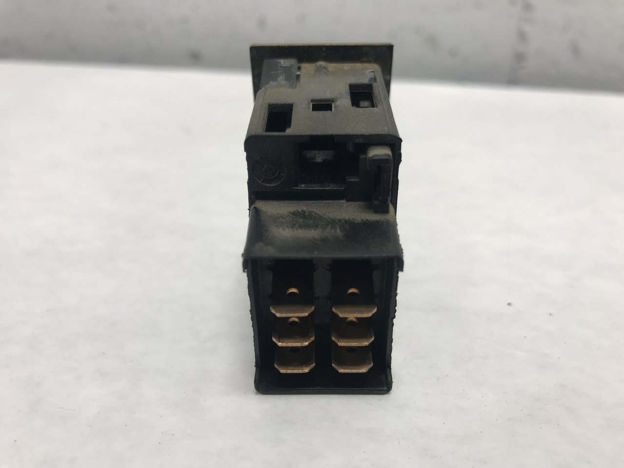 516.142 | Freightliner FL70 Dash/Console Switch for Sale