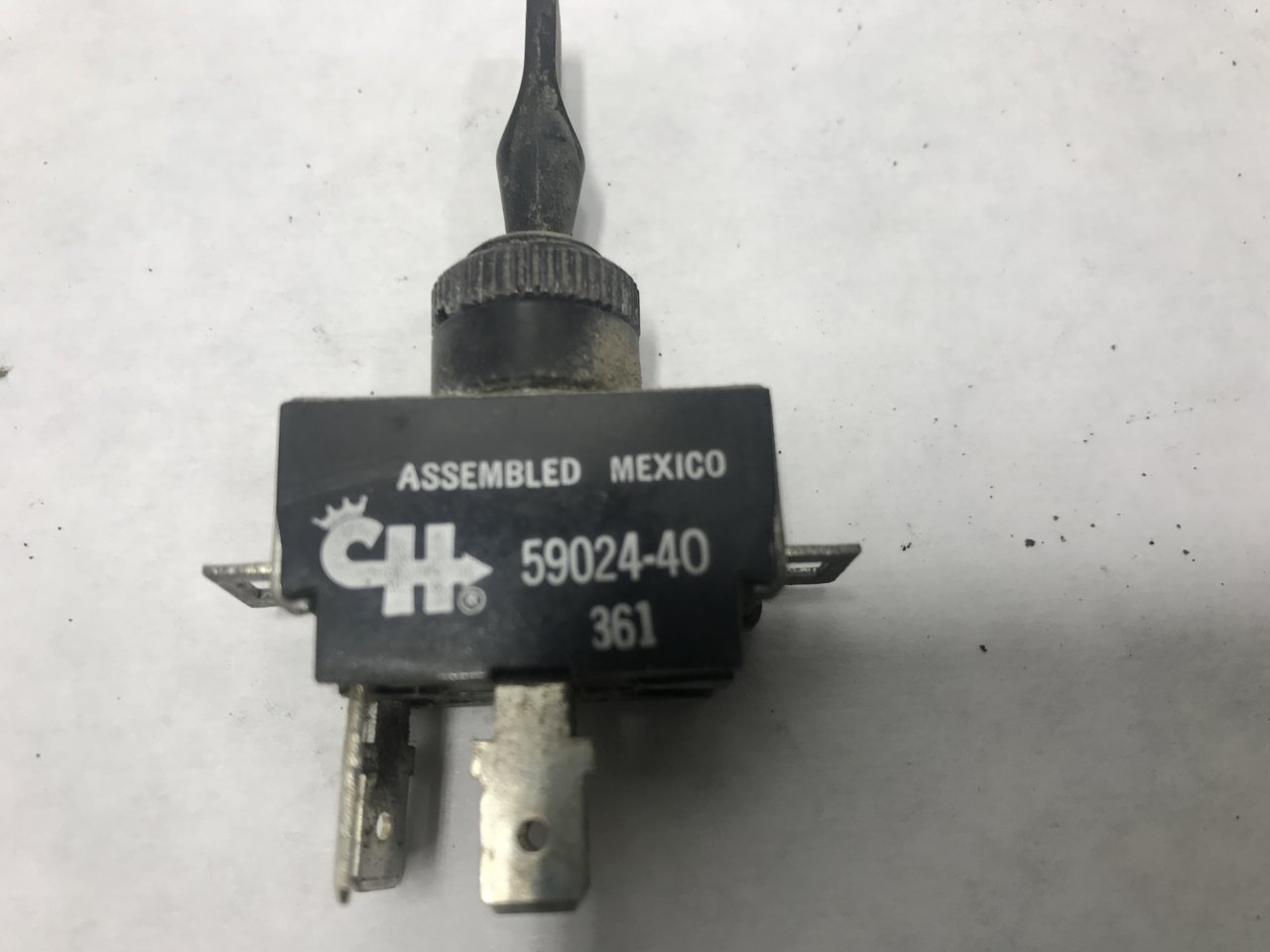 59024-40 | Freightliner FLD120 Dash/Console Switch for Sale