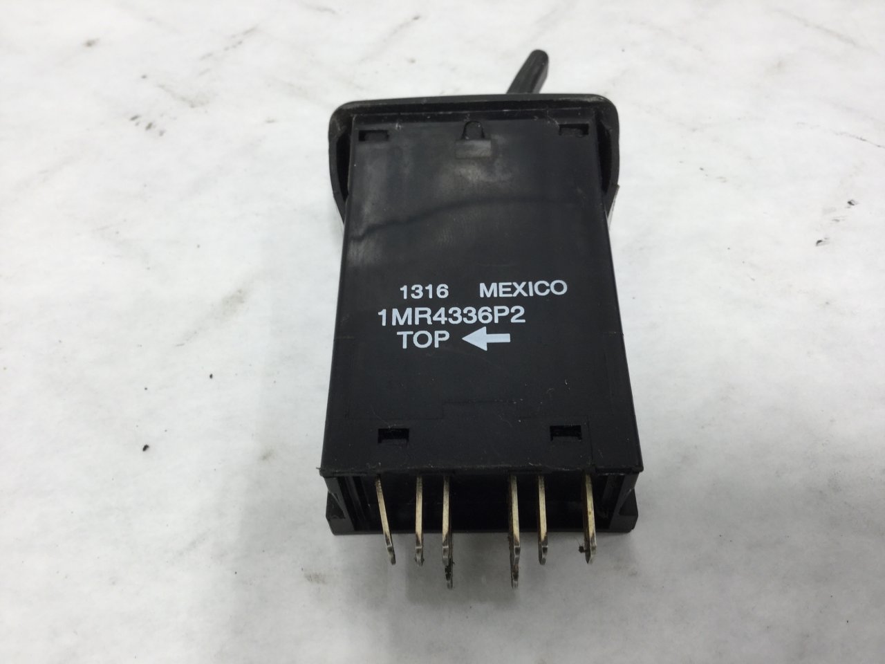 1MR4336P2 | Mack GU813 Dash/Console Switch for Sale