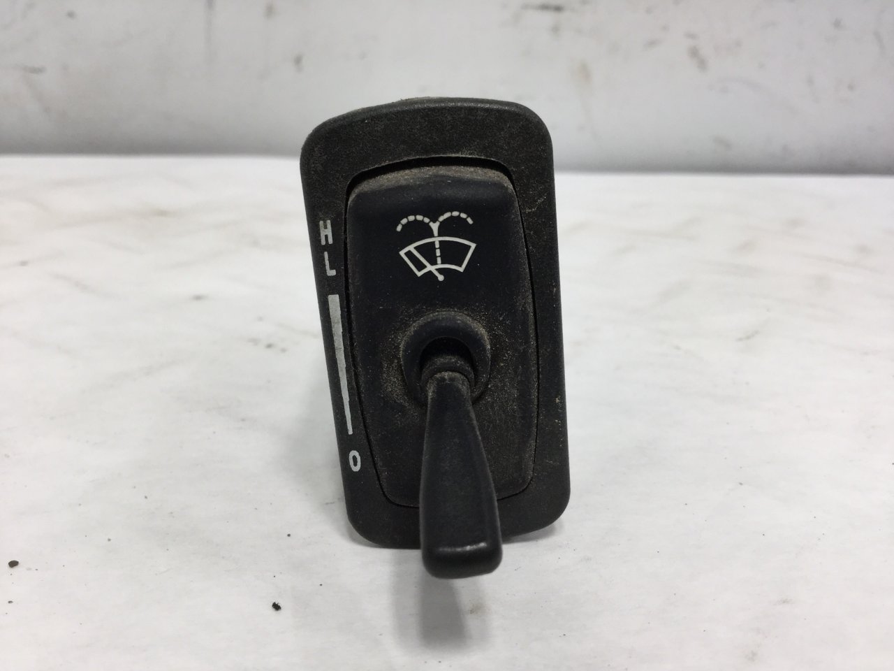 1MR4336P2 | Mack GU813 Dash/Console Switch for Sale