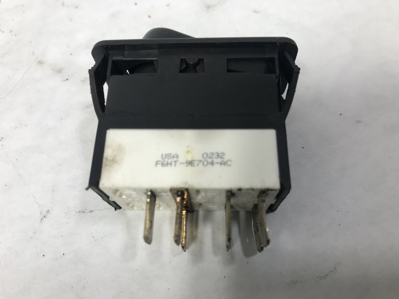 F6HT-9E704-AC | Sterling L9501 Dash/Console Switch for Sale