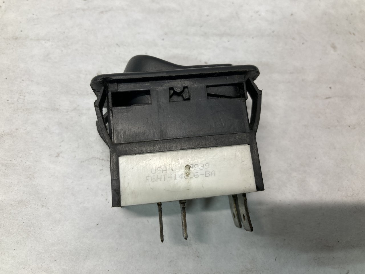 F6HT-14306-BA | Sterling L9501 Dash/Console Switch for Sale