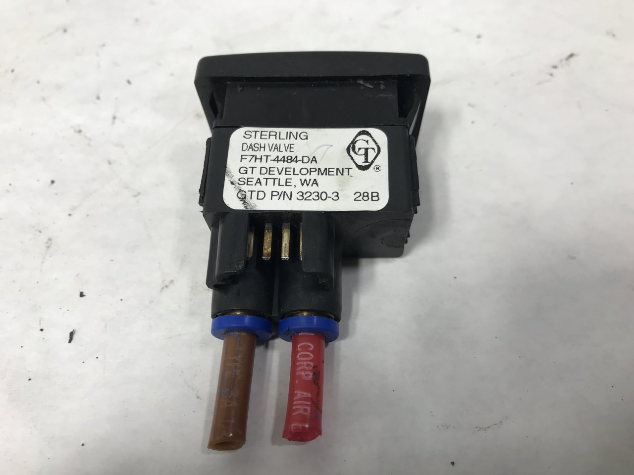 F7HT-4484-DA | Sterling L9501 Dash/Console Switch for Sale